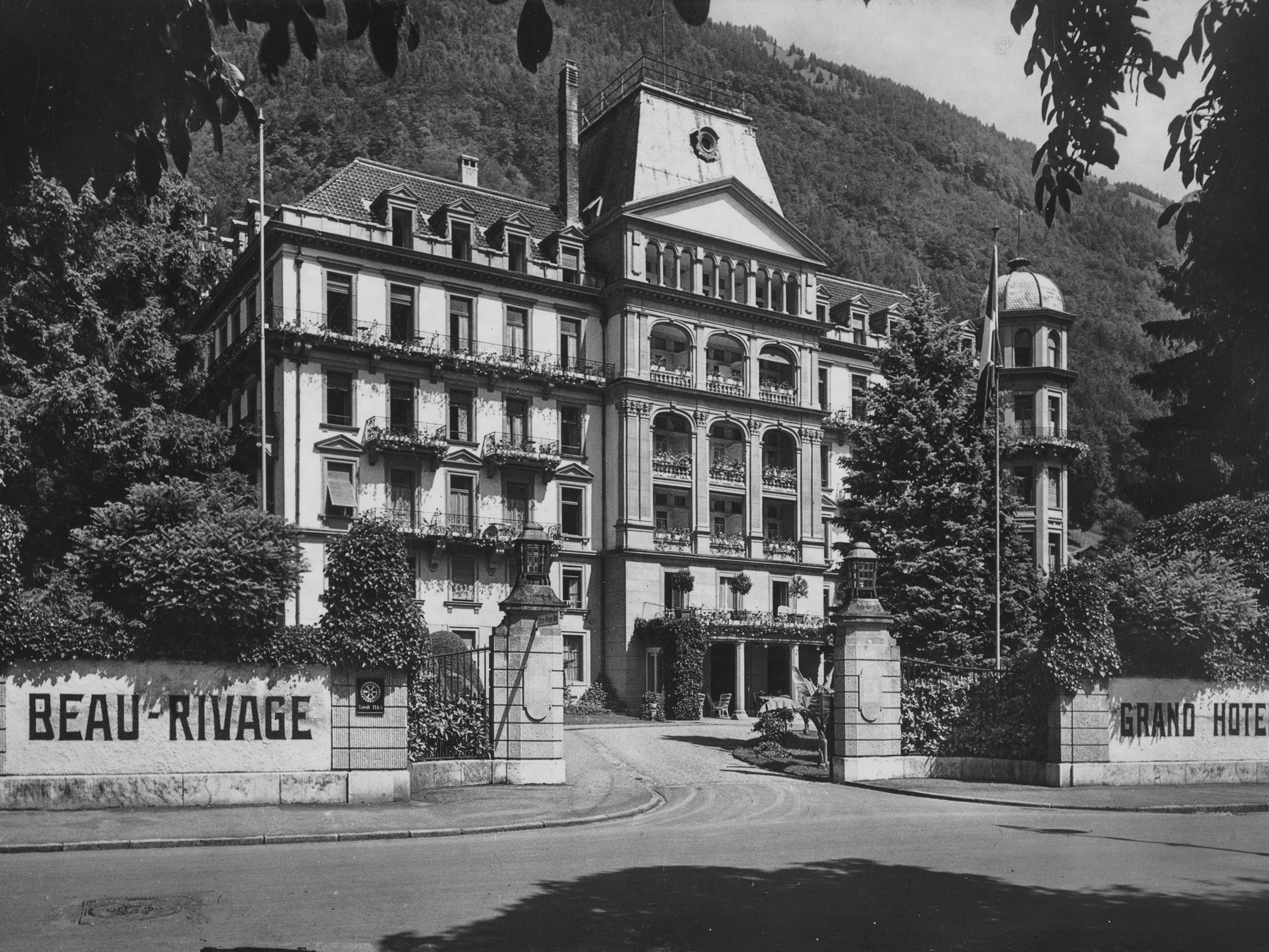 Home - GRAND BEAU-RIVAGE Interlaken