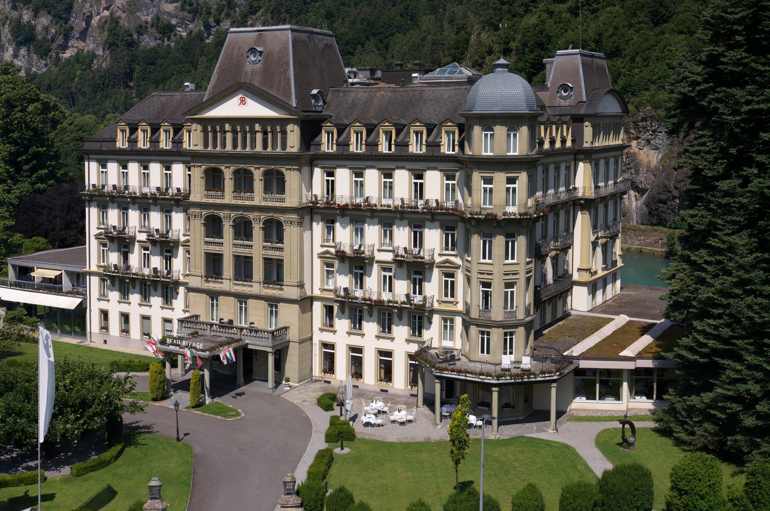 GRAND BEAU-RIVAGE Interlaken - Ausgangspunkt in atemberaubende Bergwelt ...