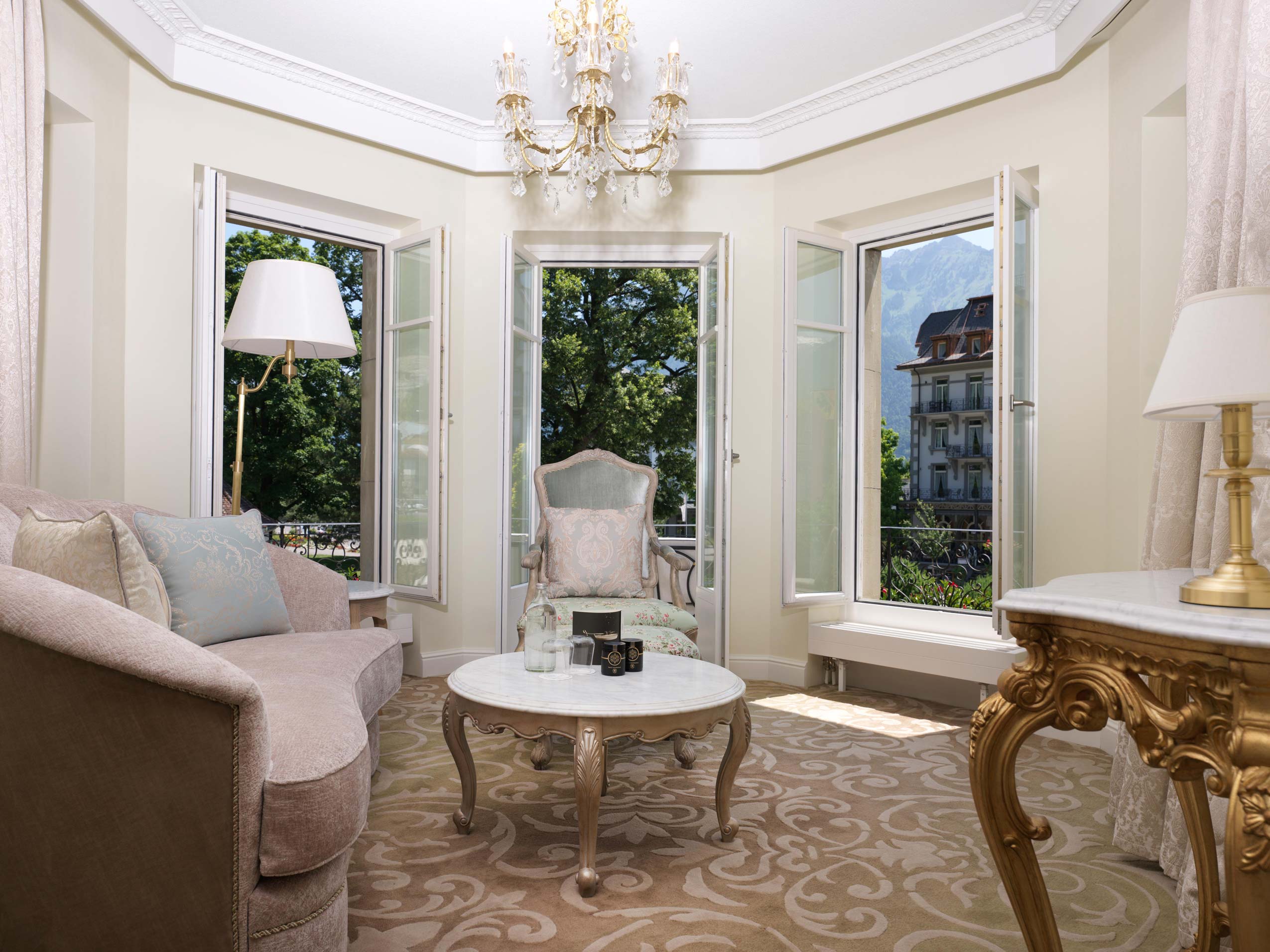 GRAND BEAU-RIVAGE Interlaken - Ausgangspunkt in atemberaubende Bergwelt ...